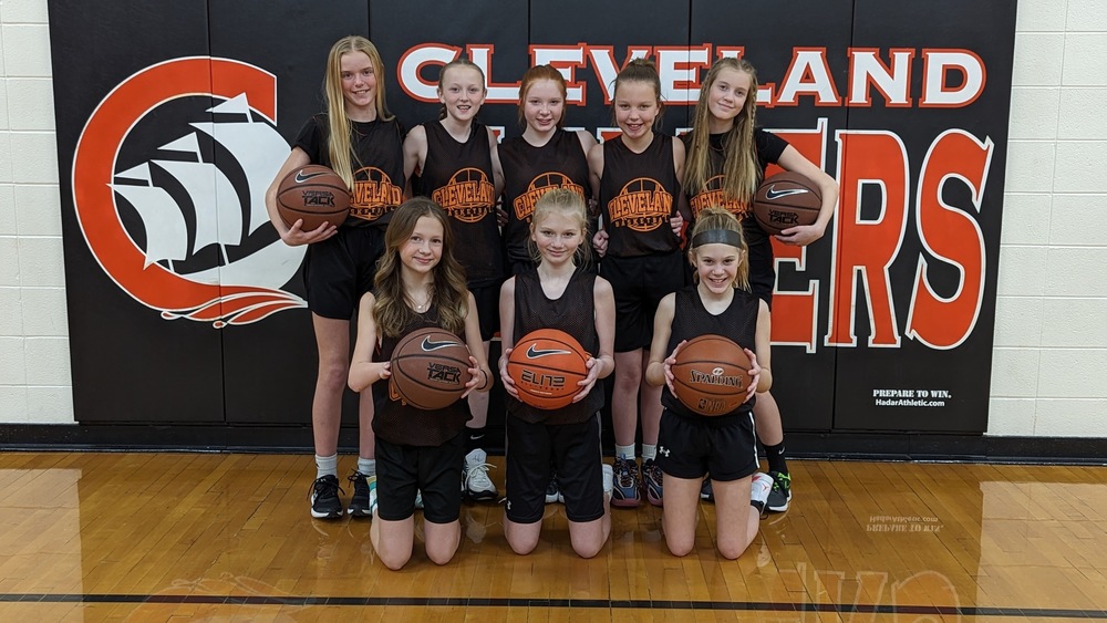 Sixth-grade girls basketball a tight-knit group | Cleveland Public School
